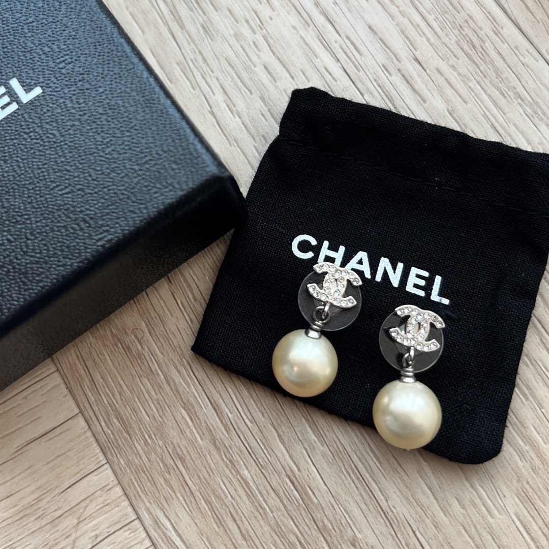 CHANEL Vintage Kristall Logo Faux Perle Tropfen Ohrringe - Etsy.de