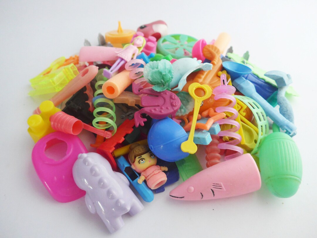 Beach Plastic Toy Trash Beach Toy Plastic Finds 80 Pcs Bulk Lot ...
