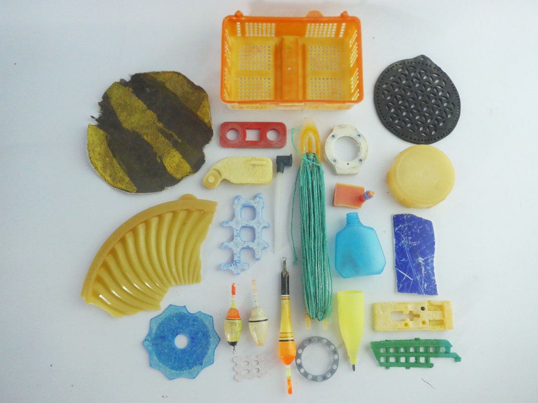 Beach Trash - 23 Pcs. - Beach Finds - Trash2treasure - Junk Lot ...