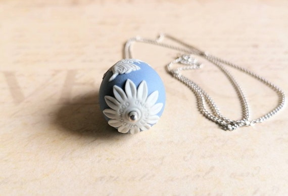 Wedgwood Dancing Hours Daisy Collection Teardrop Egg … - Gem