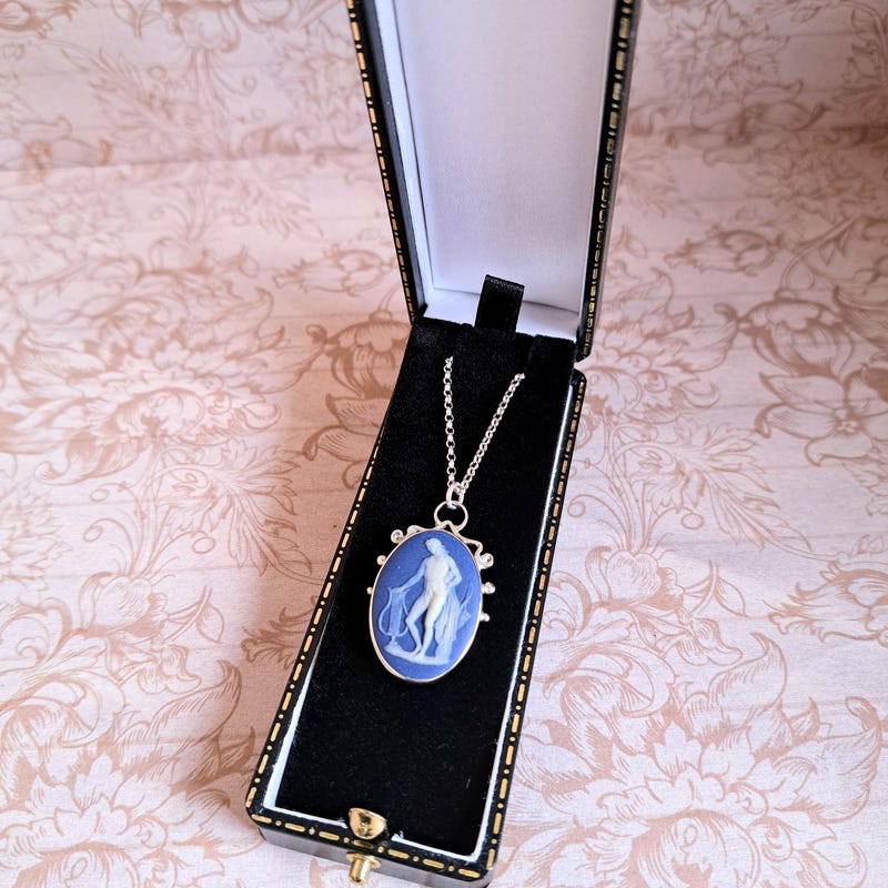 Apollo Jewelry Box - Etsy