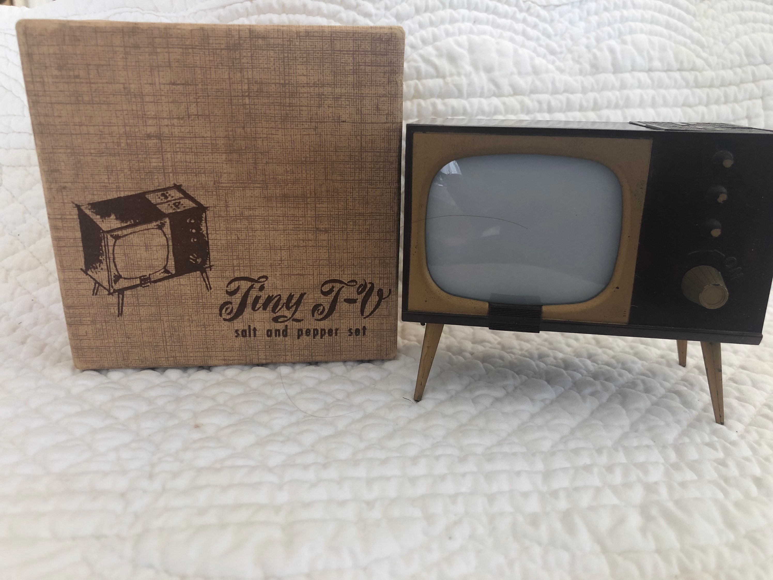TV Salt and Pepper Set/tiny T-V Photo Salt & Pepper/tv Picture - Etsy