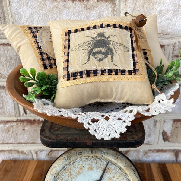 Primitive Bee - Etsy