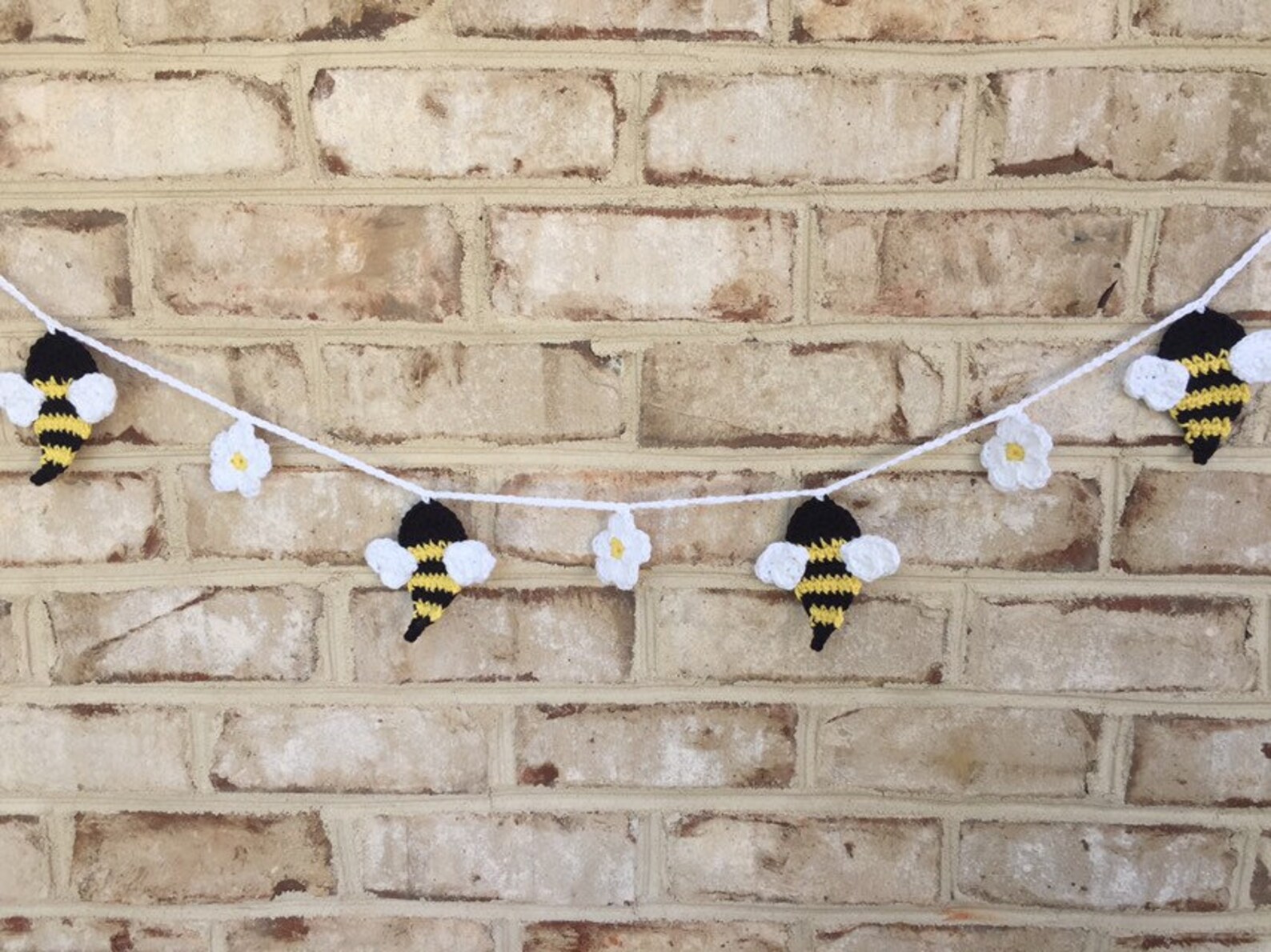 Bumble Bee Garland Farmhouse Garland for Mantle Daisy - Etsy Canada