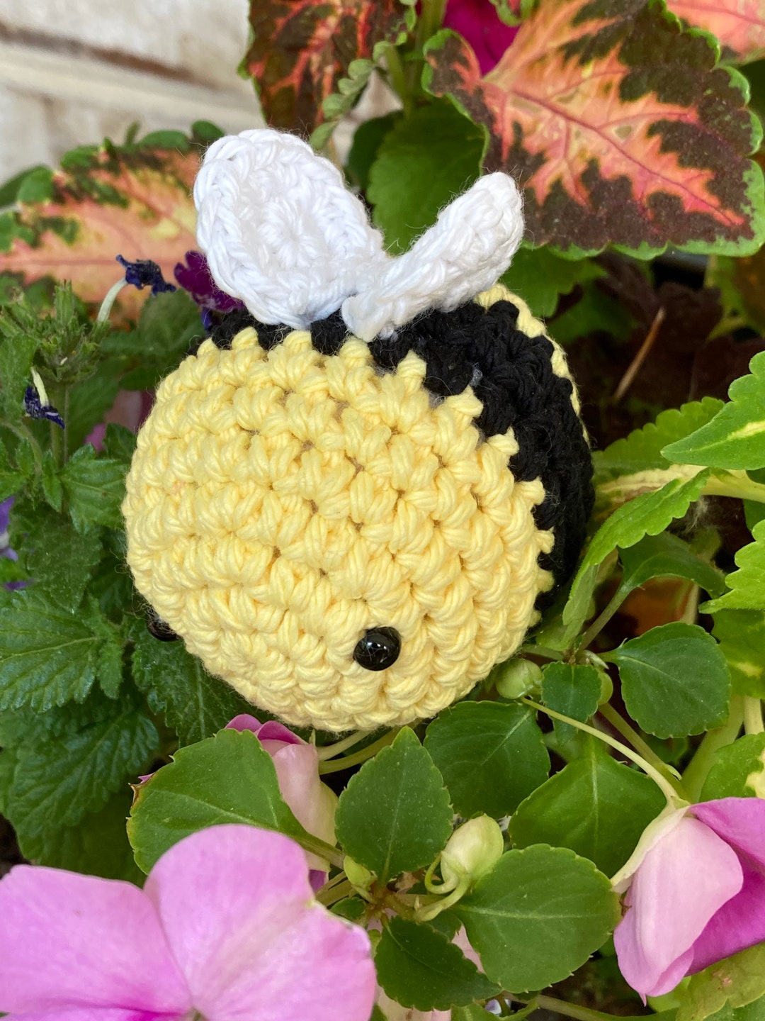 Mini Bee Plush, Stress Ball Crochet, Stress Bees, Kawaii Bee, Bumble ...