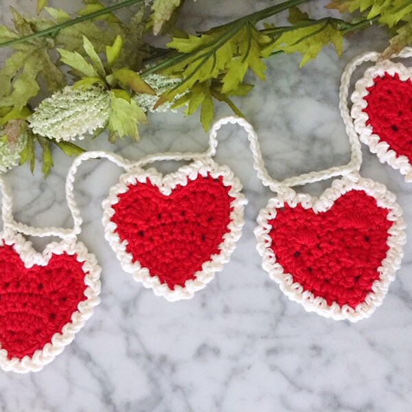 Red Heart Garland - Etsy