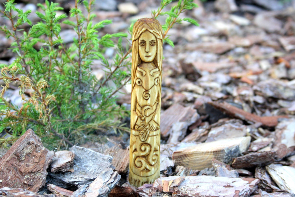 Goddess CERRIDWEN. Celtic Goddess. Wooden Statue Cerridwen. | Etsy