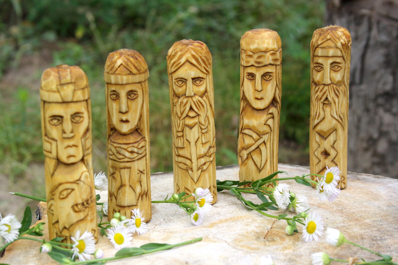 Small Wooden Altar. Handcrafted Statue. Skadi. Air. Freyr. | Etsy