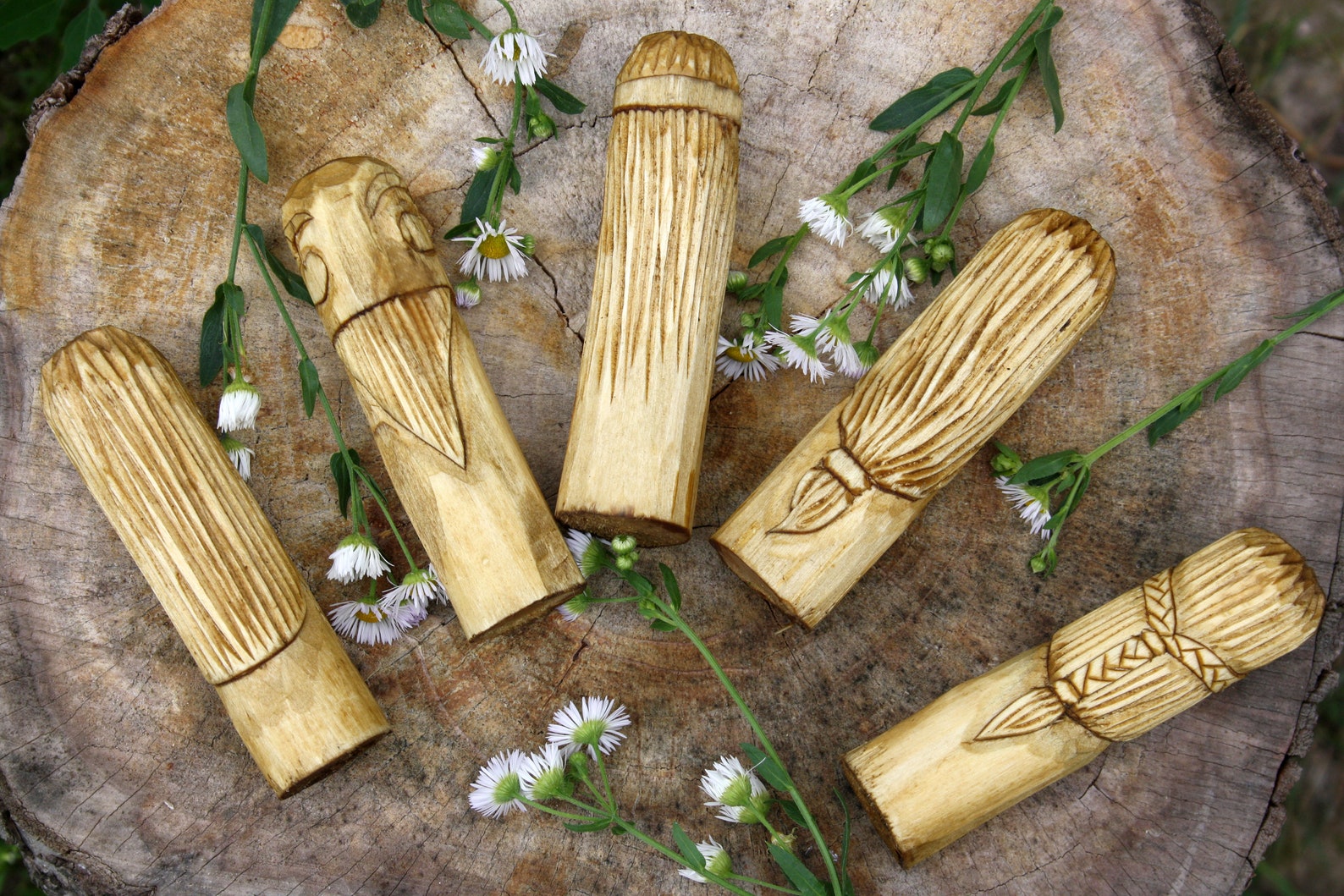 Small Wooden Altar. Handcrafted Statue. Hela. Loki. Idunna. - Etsy