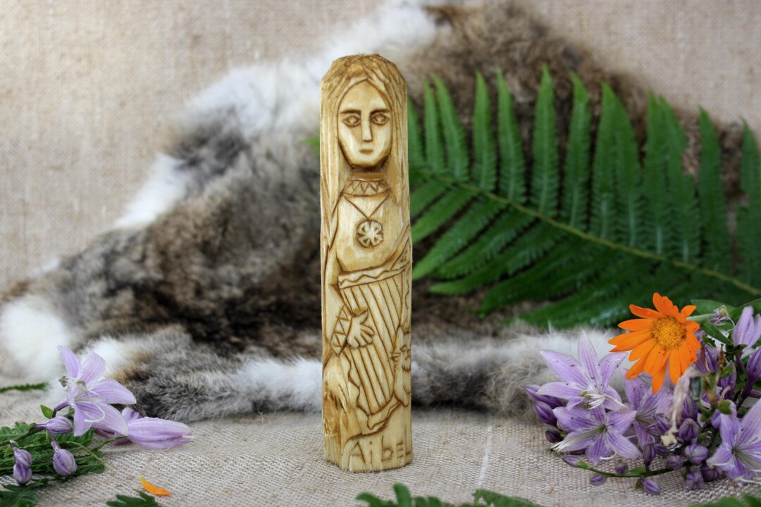 Goddess AIBELL Celtic Goddess. Wooden Statue Aibell. Wiccan, Wicca ...