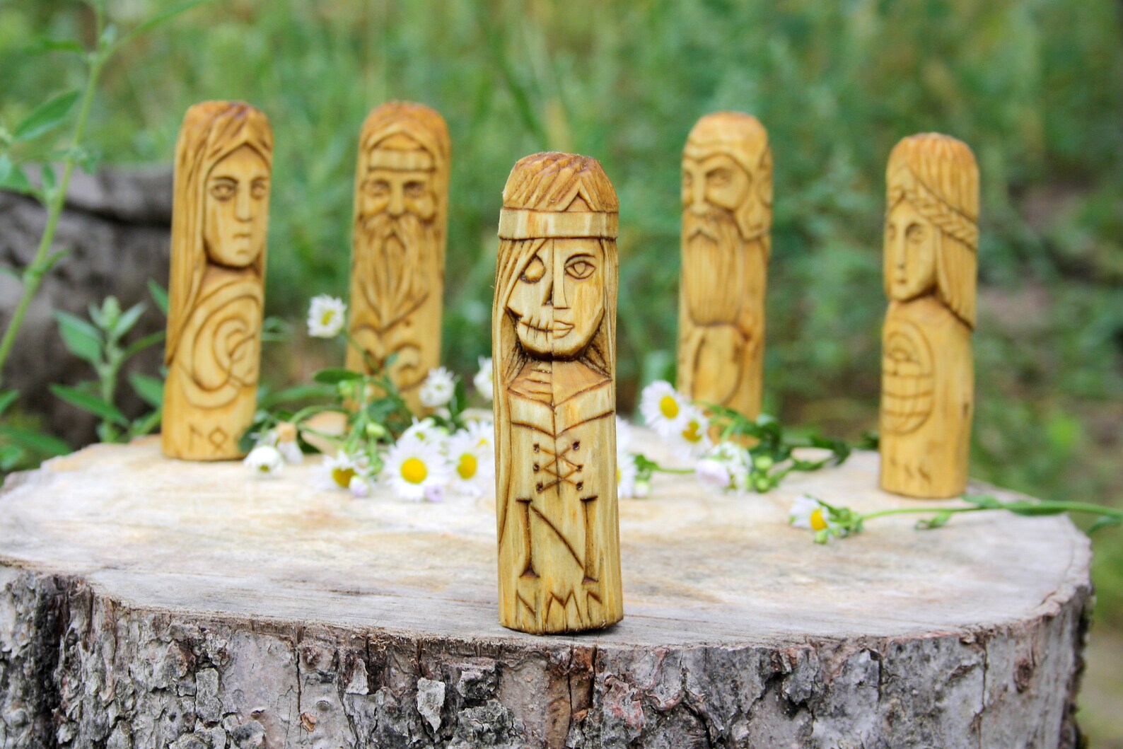 Small Wooden Altar. Handcrafted Statue. Hela. Loki. Idunna. - Etsy