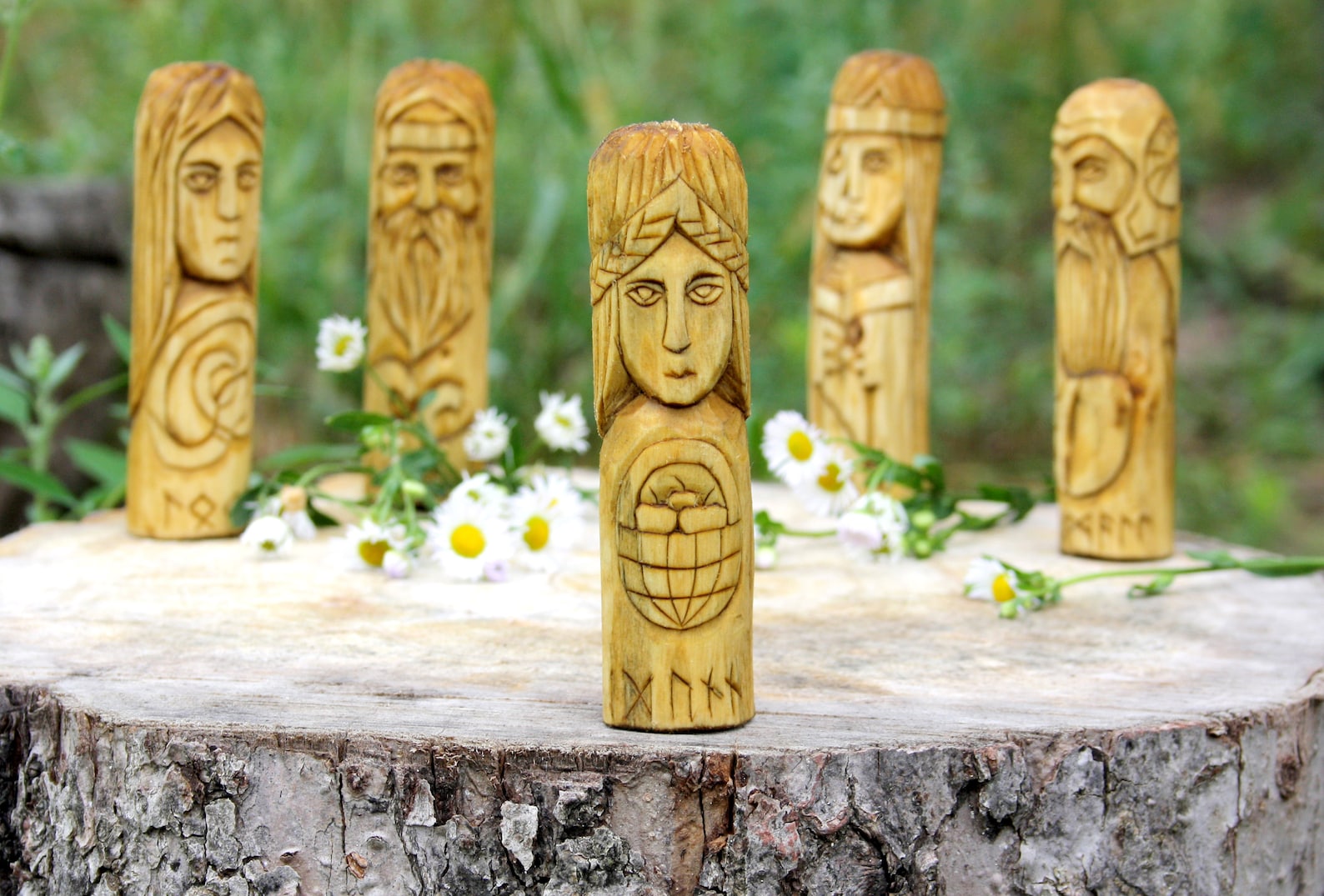 Small Wooden Altar. Handcrafted Statue. Hela. Loki. Idunna. - Etsy