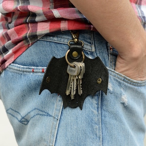 Bat Key Ring,leather Keychain,keychain,keyring,key,coffin,vampire ...