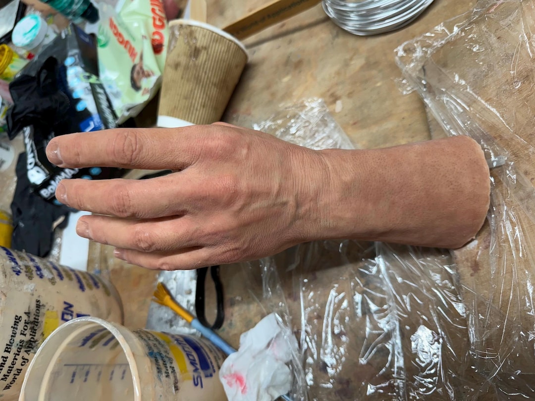 Realistic Male Hand - Grabbing Pose / Left Hand - Etsy