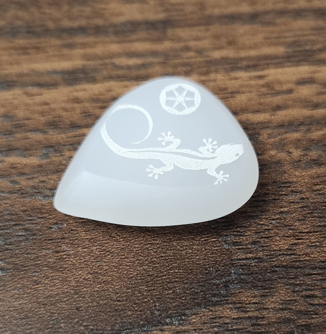 Manek Acrylic Pick Gecko 8 Mm Super Chubby - Etsy