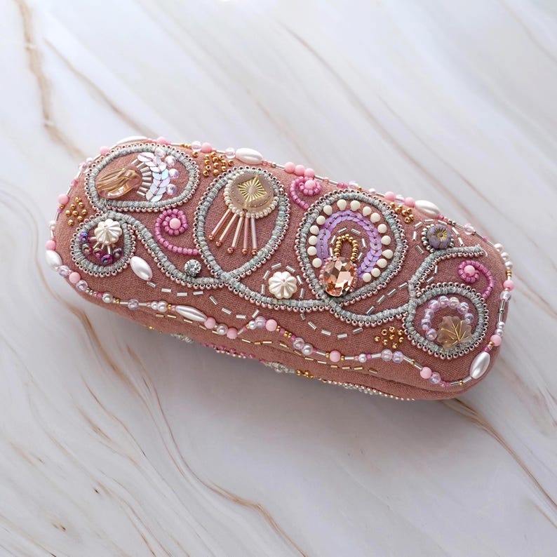 Beaded Eyeglass Case No.1 / Hard Type / Pink & Sparkly / Statement One ...