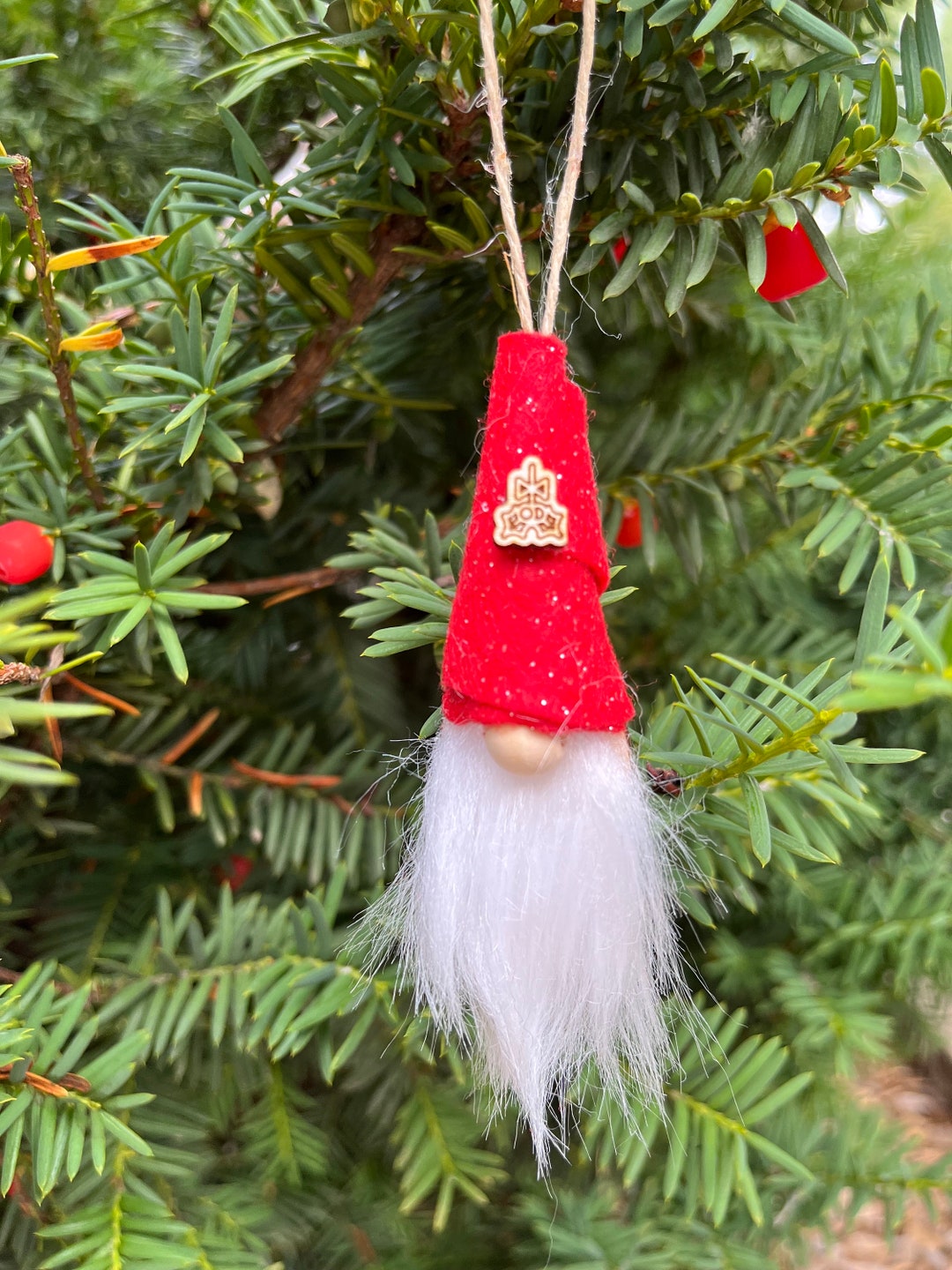 Mistletoe Santa Gnome Ornament; Snowflake Buffalo Plaid Gnome - Etsy
