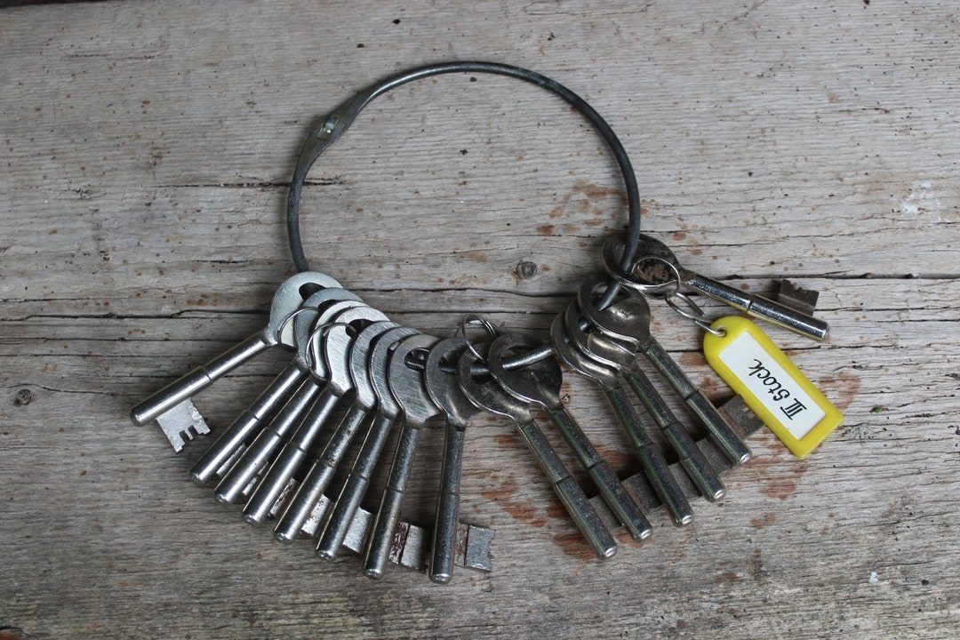 Old Keys Collection Key Ring Room Key Beard Key GDR - Etsy