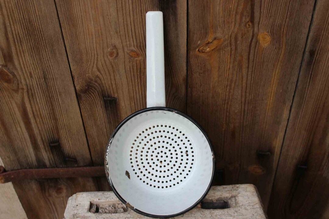 Vintage Enamel Sieve Sieve Kitchen Decoration - Etsy