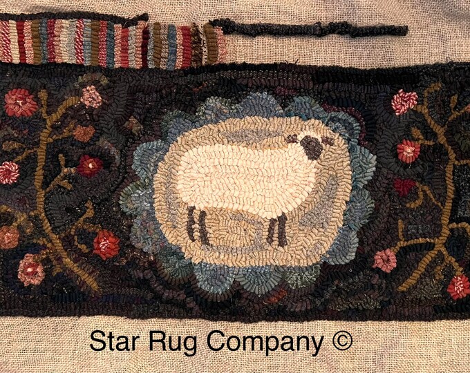 Star Rug Company ~ Antique Sheep With Berries ~ Rug Hooking Pattern - Etsy