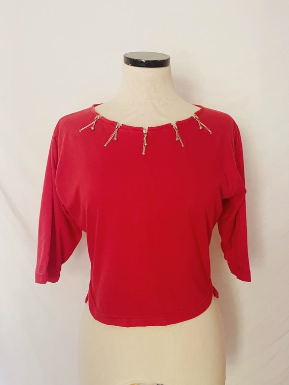 Vintage red zipper detail - Gem