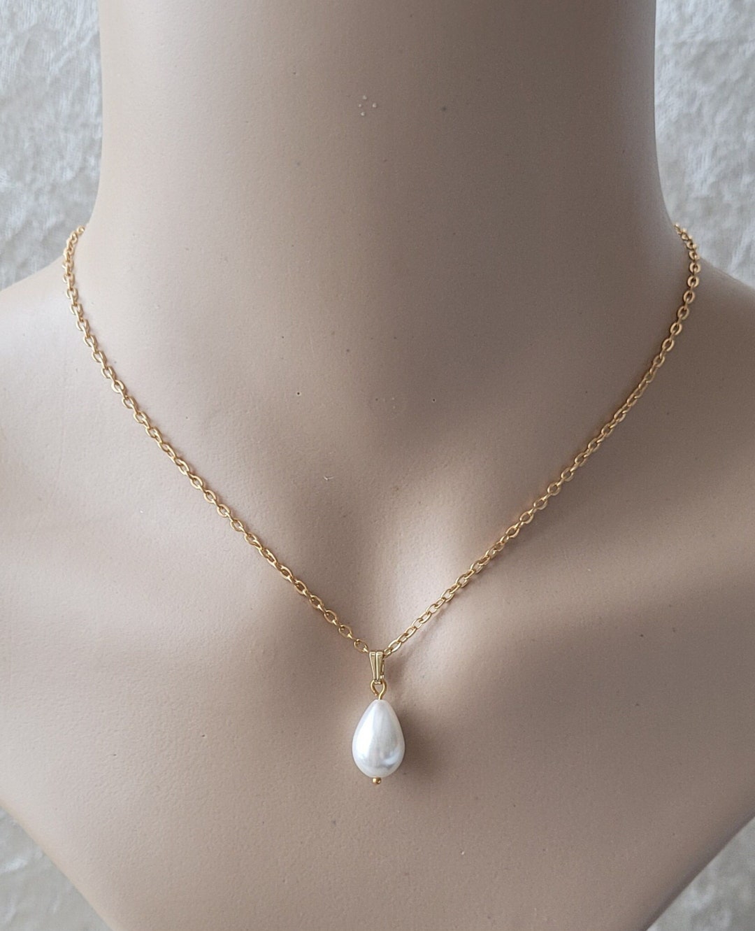 Simple Gold Plated Teardrop Pearl Drop Pendant Necklace. Pearl Pendant ...