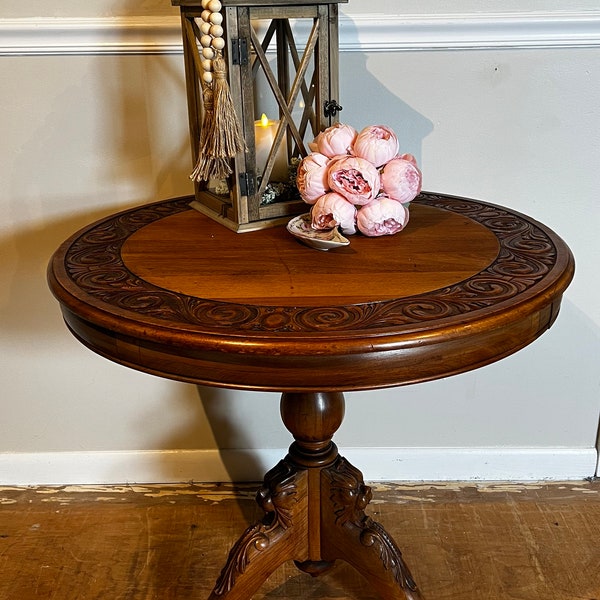 Round Pedestal Table - Etsy