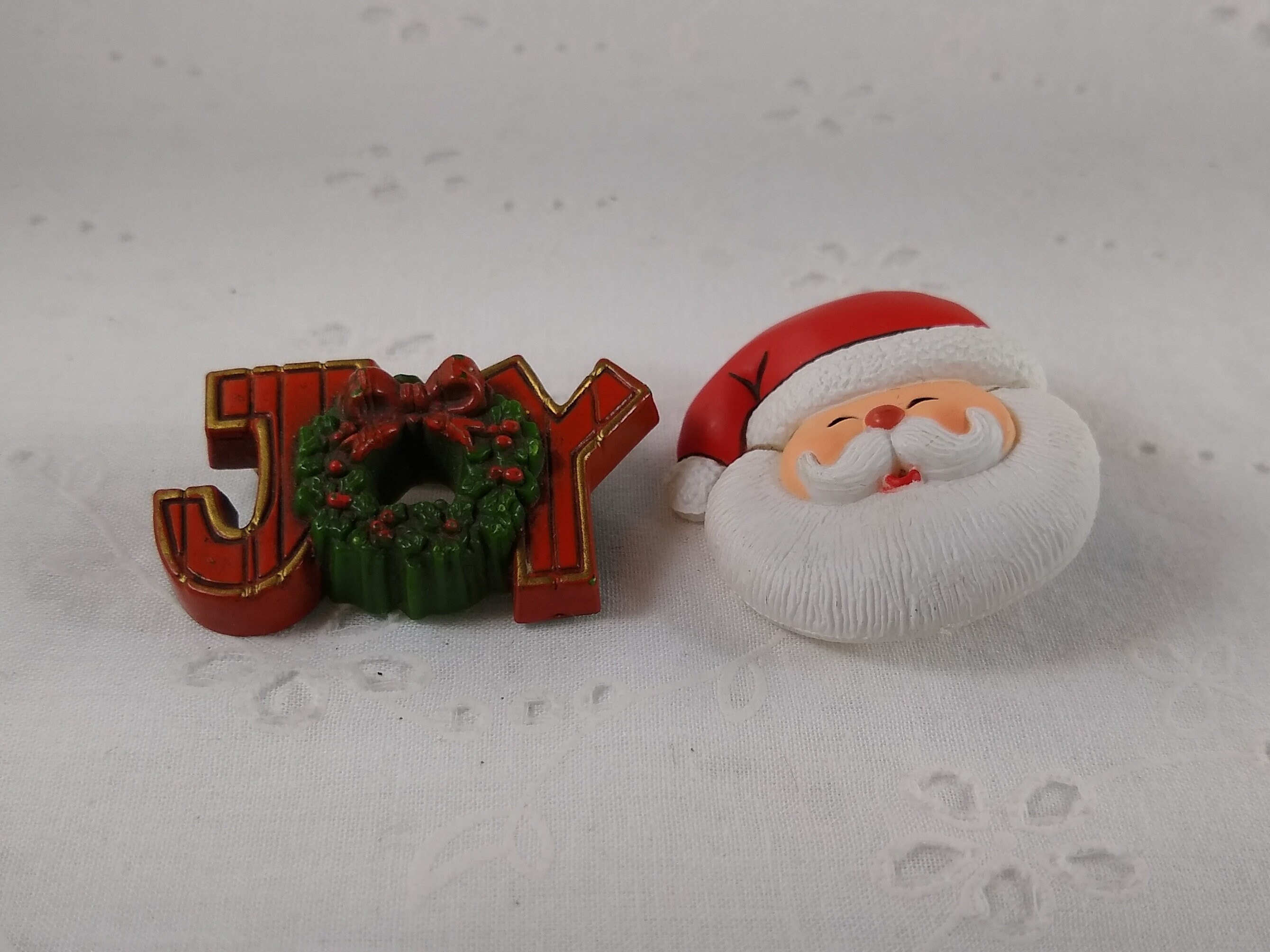 2 Vintage Hallmark Christmas Pins Santa Holiday Brooch Joy - Etsy