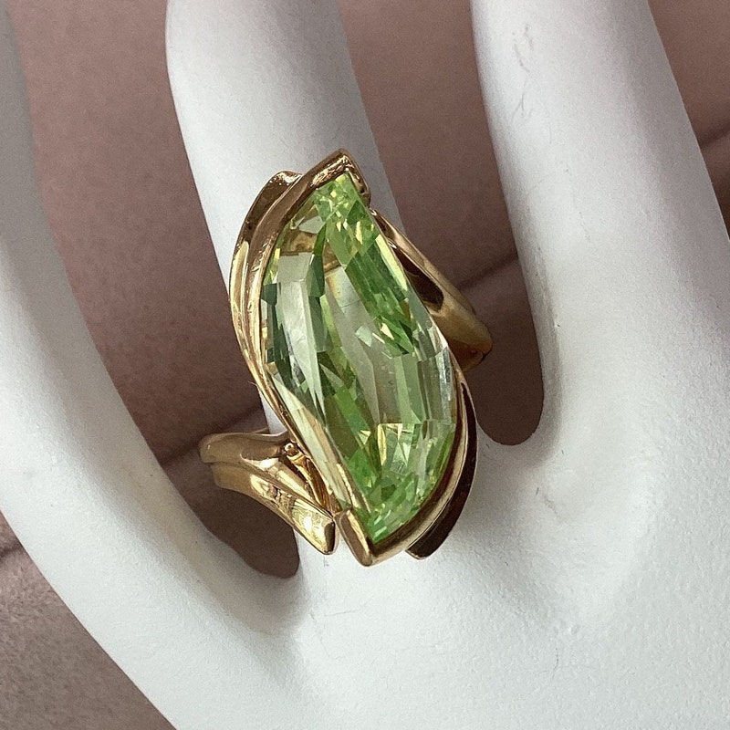 Vintage Peridot Ring - Etsy