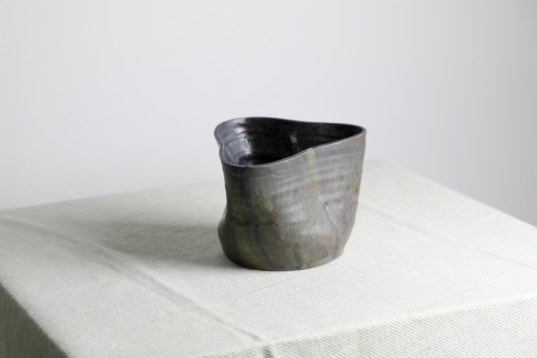 Deformed Vase / Plant Pot (16 X 12 Cm) Made of Ceramic in Green and ...