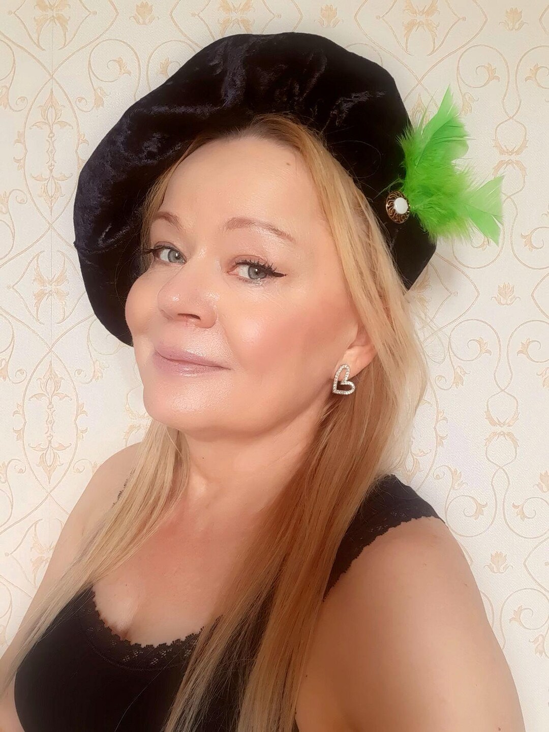 Black Velour Medieval HAT BERET Green Feather Tudor Renaissance Artist ...