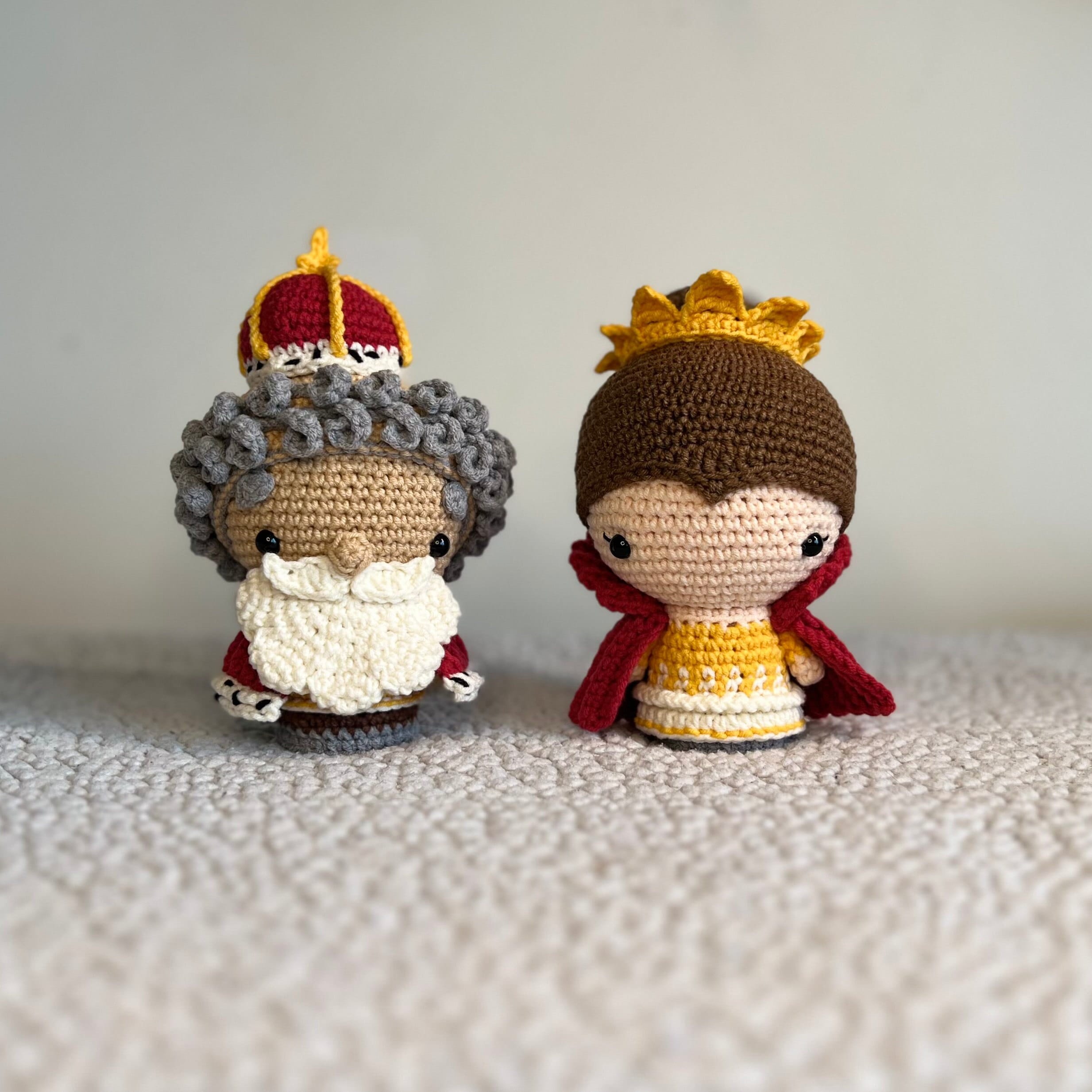 King & Queen Crochet Plushies - Etsy