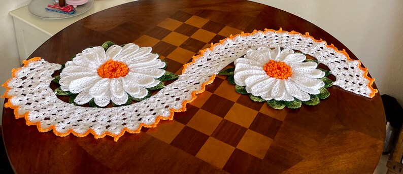 3D Crochet Daisy Flower Table Runner - Handmade Brisa Yarn - Etsy
