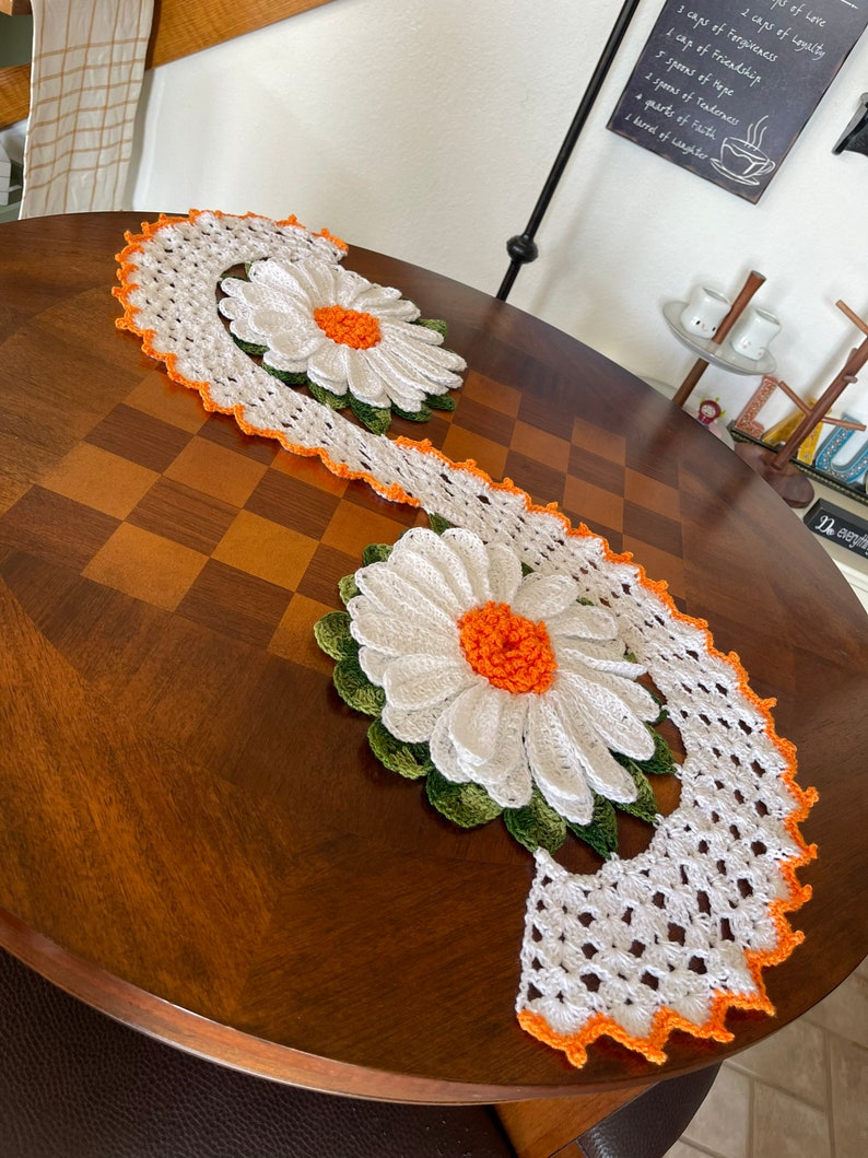 3D Crochet Daisy Flower Table Runner - Handmade Brisa Yarn - Etsy