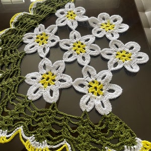 Margarita Crochet Table Runner, Daisy Crochet Table Runner, Handmade ...