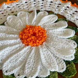 3D Crochet Daisy Flower Table Runner - Handmade Brisa Yarn - Etsy