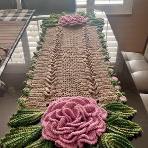 Table Runner Crochet Big Roses 3D, Crochet Table Runner Big Roses ...