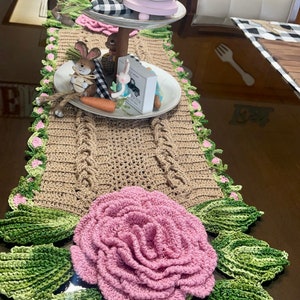 Table Runner Crochet Big Roses 3D, Crochet Table Runner Big Roses ...
