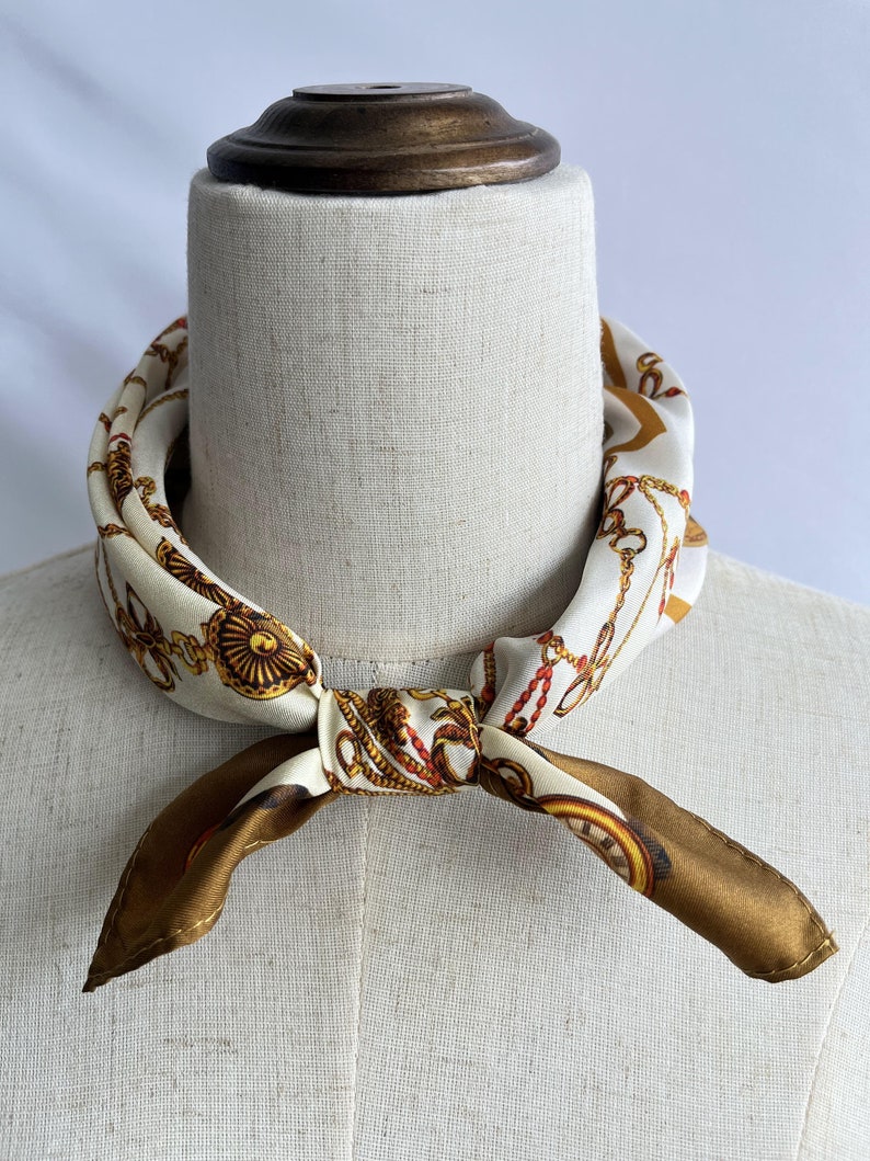 100% Mulberry Silk Scarf 21"x21"for Women, Gold Chains and Pendant ...