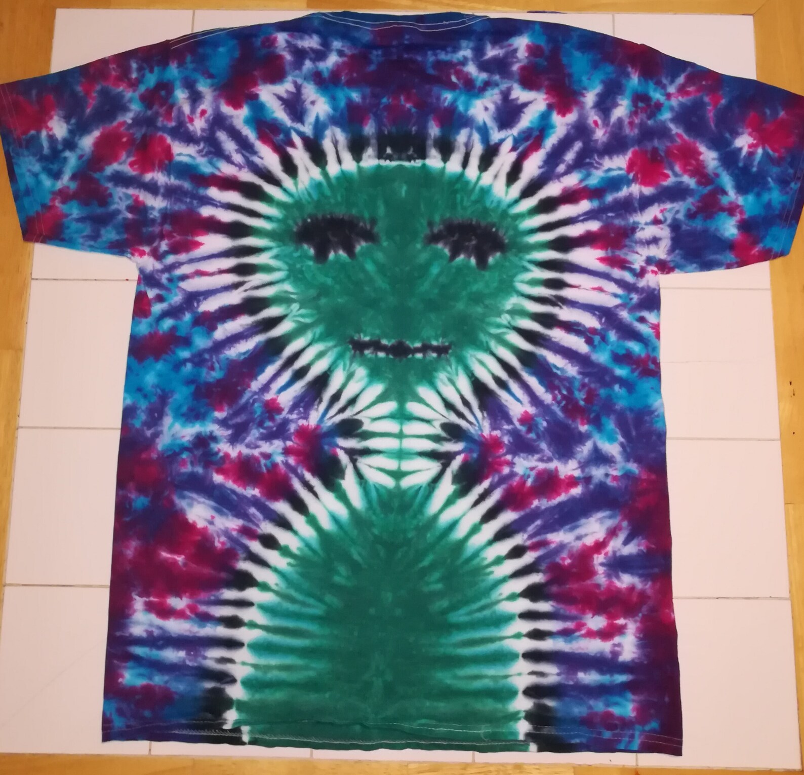 Alien Tie Dye Shirt / Tie Dye Shirt / Tie Dye / Sizes Small | Etsy