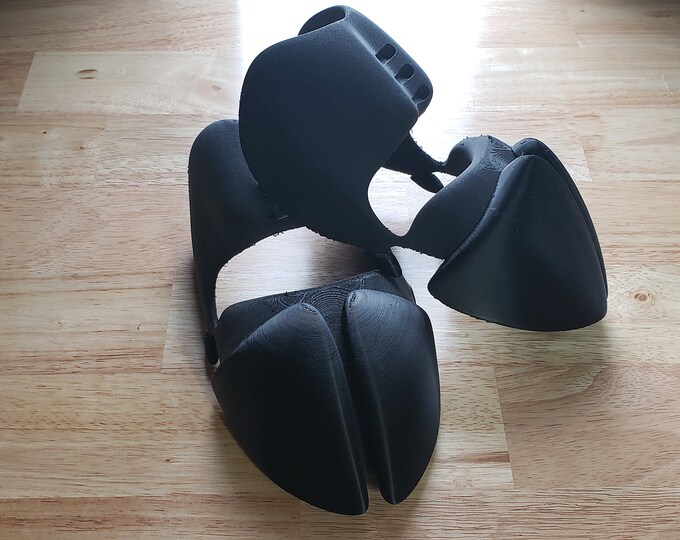 SHEEP HOOVES LAMB or Goat Gloves Ivory Nubby Knit With Black Fleece ...