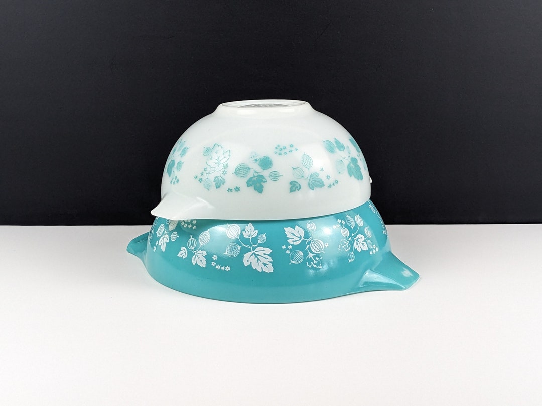 Pyrex Turquoise Gooseberry 443 and 444 Cinderella Nesting Mixing Bowls ...