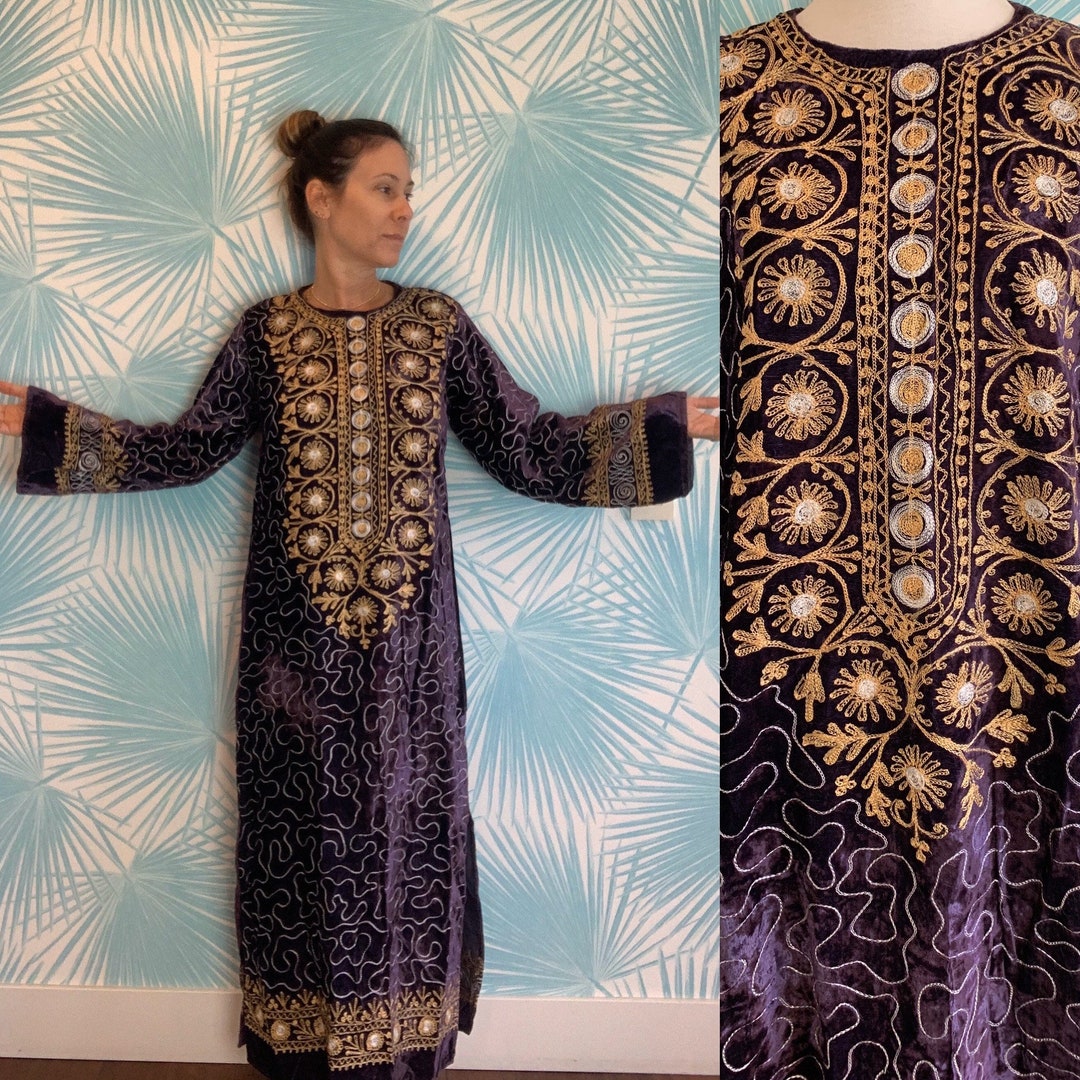 Vintage Heavily Embroidered Velvet Pakistani Kaftan, Indian Caftan ...