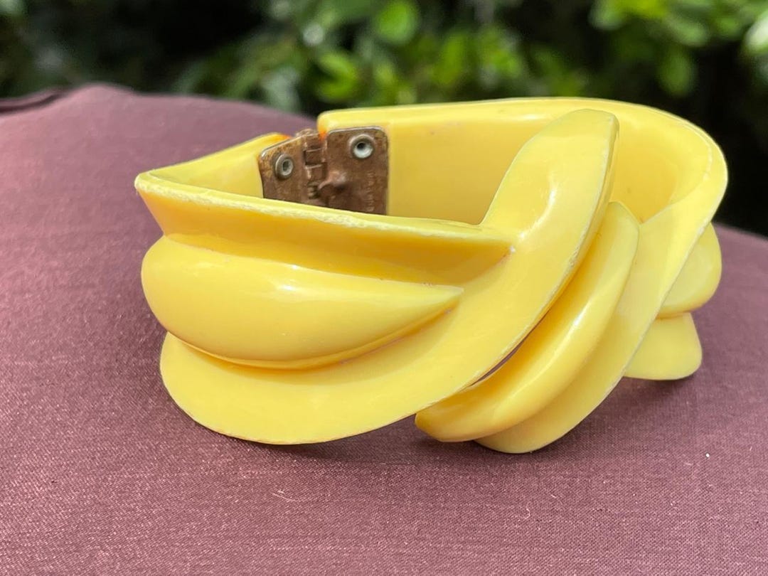 VTG Estate Clamper Cuff Tapered Bypass Bracelet Banana Yellow Deco ...