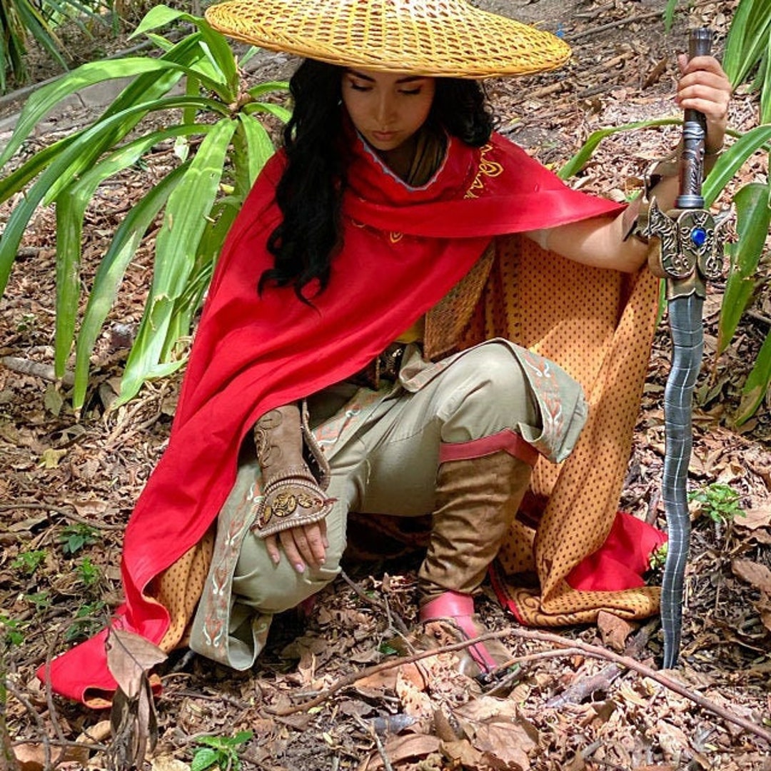 Kris Prop From Raya and the Last Dragon Available With Matching Plinth ...