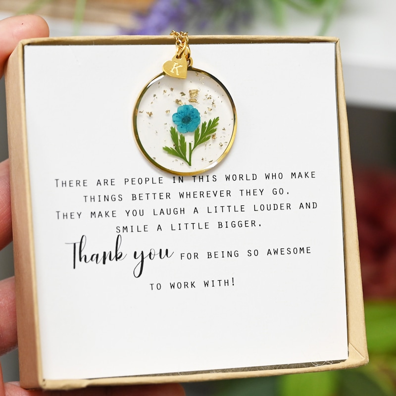 Going Away Gifts - 60+ Gift Ideas for 2025