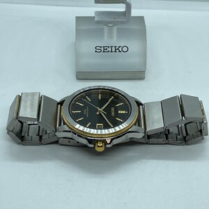 Seiko Quartz V742-8119 Vintage Rare Wrist Watch Japan Day WR 5 Bar Mans ...