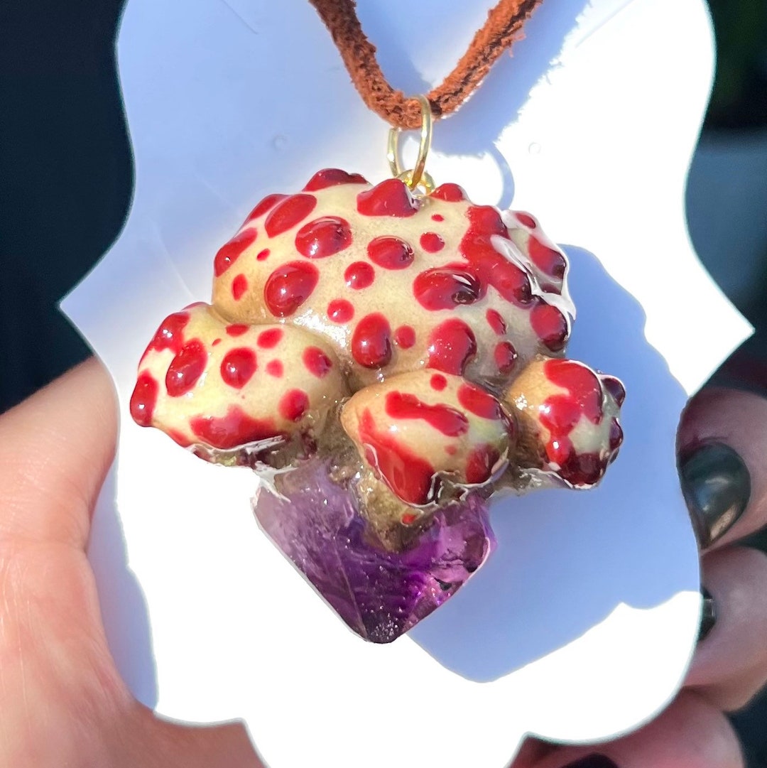 Cluster Sick Drippy Bleeding Tooth Fungus Glow in the Dark Mushroom ...