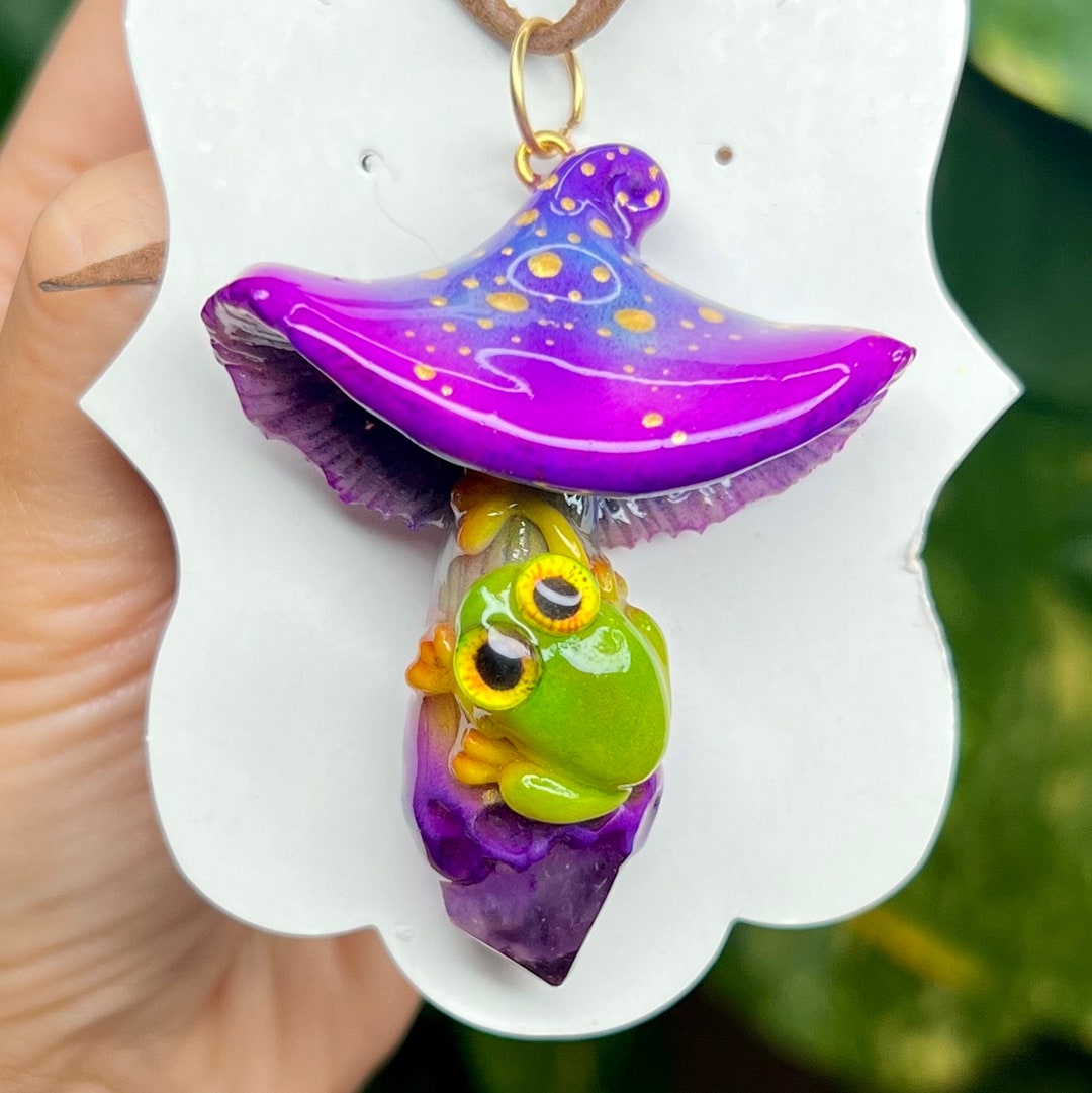 Cute Green Frog With Trippy Mushroom Amethyst Pendant / 24 Inches ...