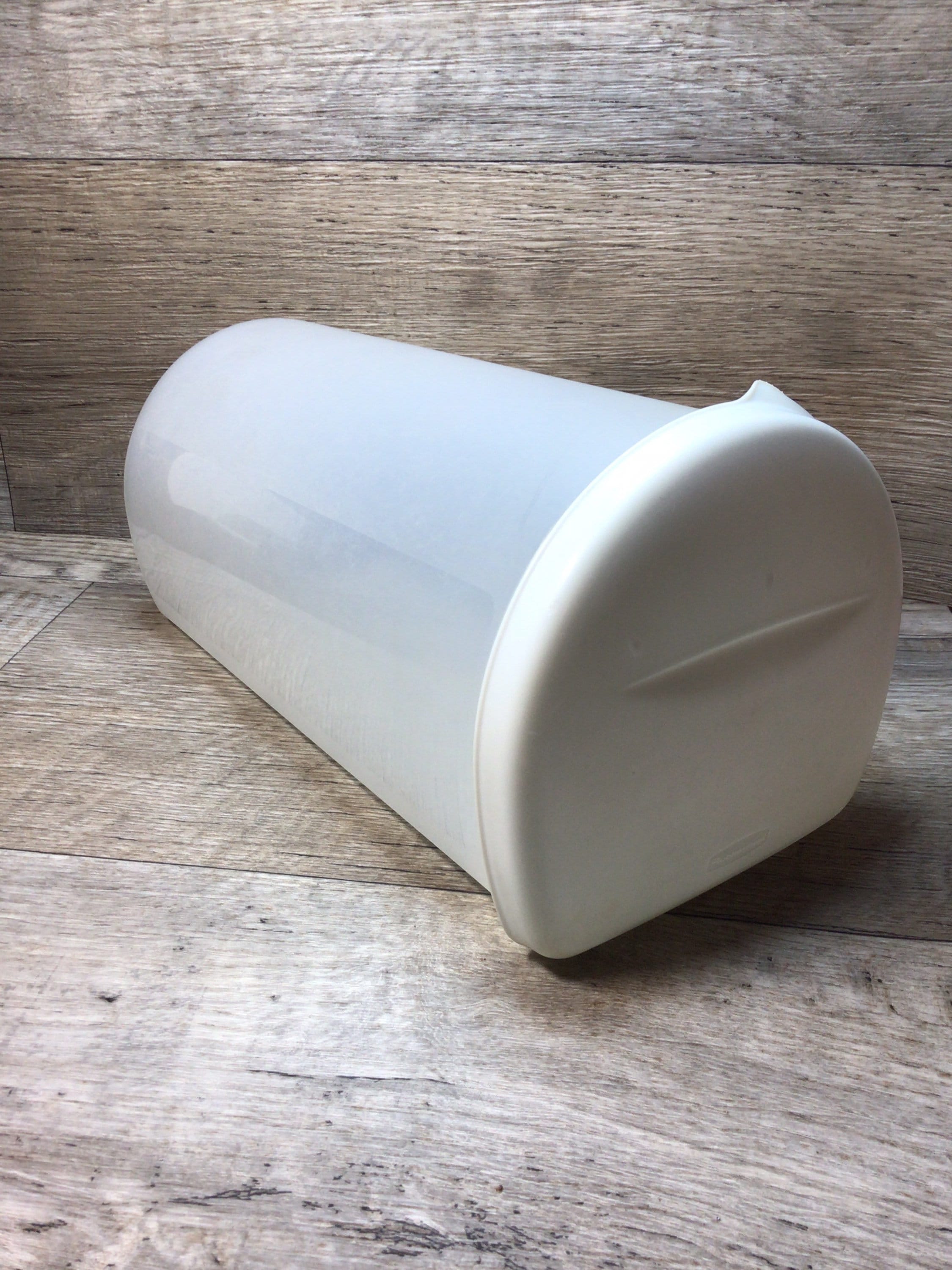 Home & Living Kitchen & Dining Vintage Rubbermaid Bread Container Box ...